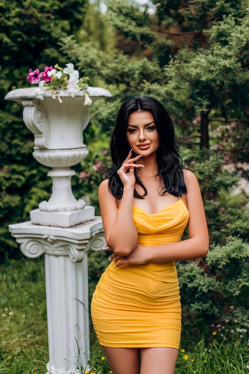 Id 344014 Zhanna From Lvov Ukraine 20 Years Old Brunette Brown Eyes
